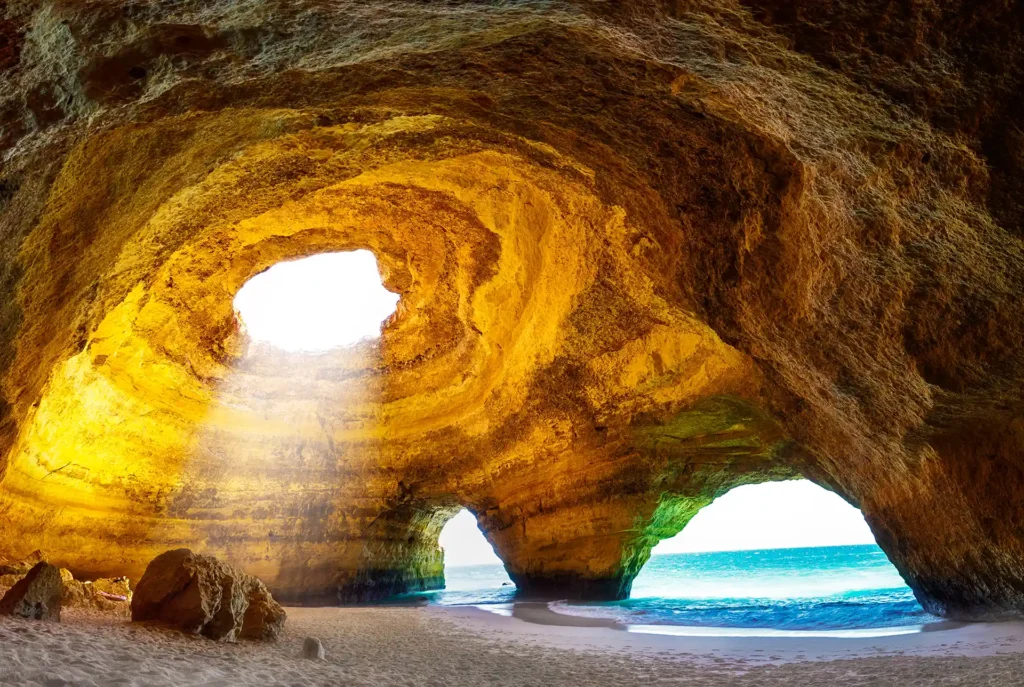 Praia de Benagil: prachtige grot in de Algarve - VakantieDiscounter